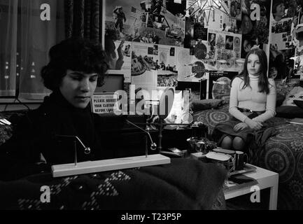 Baxter (1973) Scott Jacoby, Sally Thomsett, Date: 1973 Stock Photo - Alamy