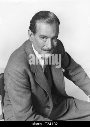 Let's Be Happy (1957) Guy Middleton, Robert Flemyng, Zena Marshall ...