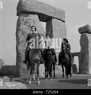 The Moonraker (1958) George Baker, Gary Raymond, Clive Morton, Film ...