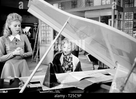 Time for Loving (1972) Britt Ekland, Joanna Shimkus, Susan Hampshire ...