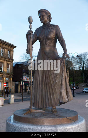 Statue of Dame Gracie Fields, DBE in her home town of Rochdale, by ...