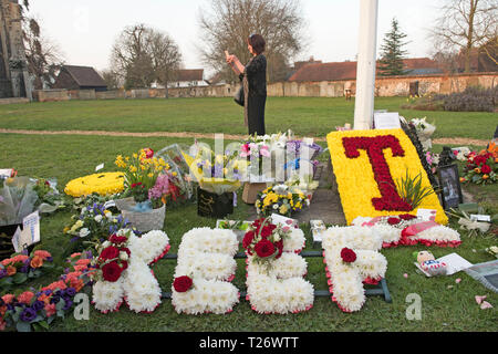 Essex, UK. 30th March 2019. Mourners leaving the funeral of Prodigy ...