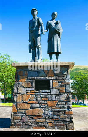 Miner statue, Tonypandy, Rhondda Valley, Glamorgan, Wales, United ...