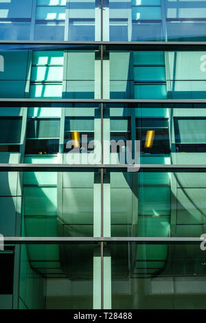 Sumitomo Mitsui Bank Corporation, 99 Queen Victoria Street, London ...