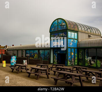 Hunstanton, England. 23 March 2019. Kay’s Donuts & Coffee kiosk on the ...
