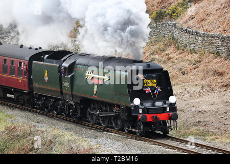 SR West Country Class 4-6-2 Pacific 'Taw Valley' steam locomotive (No ...