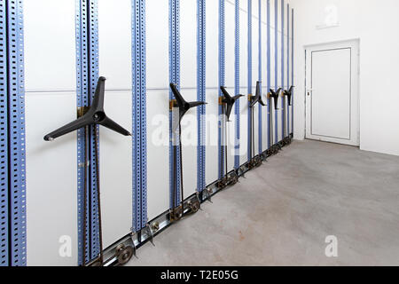Rolling Hand Crank Storage Shelving Roller Racks Construction Site ...