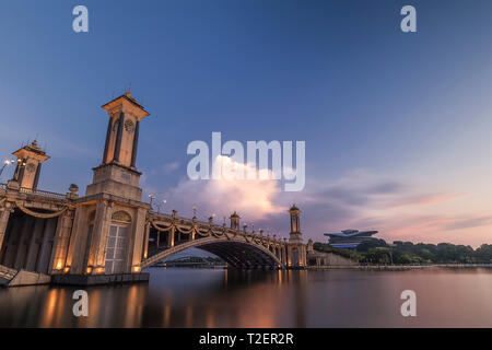 Seri Gemilang Bridge, PutraJaya - Seri Gemilang Bridge at sunset Stock ...