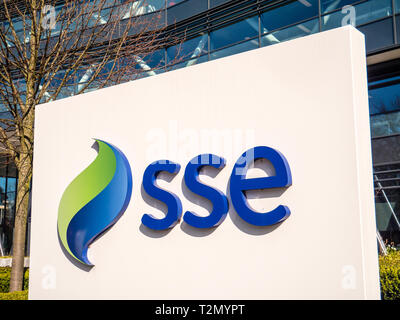 Modern Office Buildings SSE Power Company, Reading, Berkshire, England ...