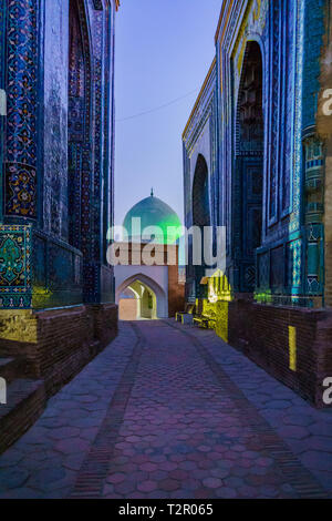 Bibi Khanym Mosque at night in Samarkand, Uzbekistan. In the 15th ...