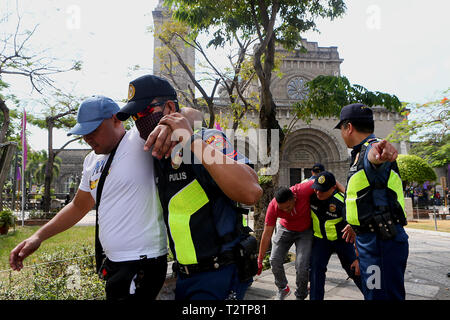 Manila, Philippines. 4th Apr, 2019. Members of the Philippine National ...