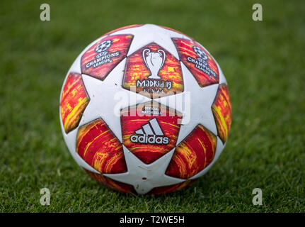 Soccer - UEFA Champions League - Quarter Final - First Leg - Liverpool ...