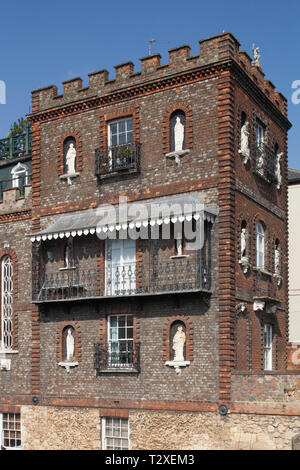 The Victorian Folly Bridge Toll House stands on the banks of the River ...