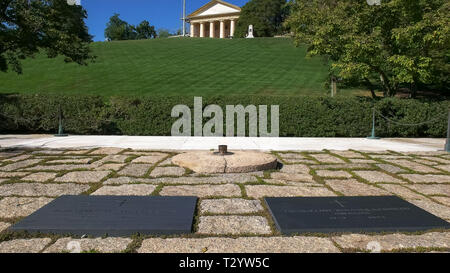Tomb of Jackie Kennedy Onassis at Arlington National Cemetery ...