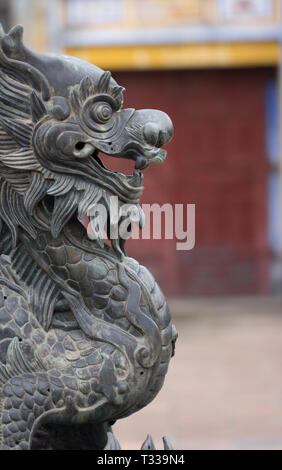 iron chinese dragon statue closeup Stock Photo - Alamy