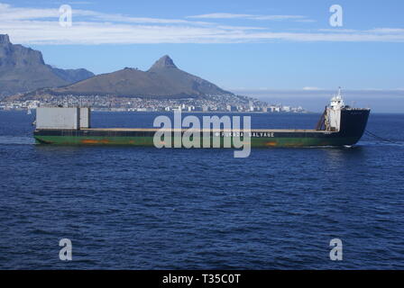 Marine towing barge Ocean ORC FUKUDA SALVAGE Stock Photo - Alamy