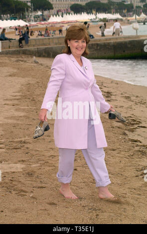 Pauline Collins Film: Mrs Caldicot'S Cabbage War (2000) Characters ...