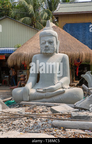 Statue production in Cambodia Stock Photo - Alamy