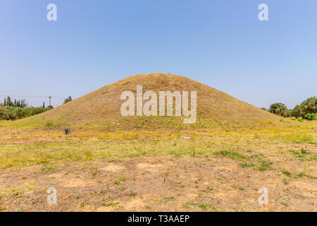 Marathon tumuli or tumulus, the tomb that ancient Athenians built to ...