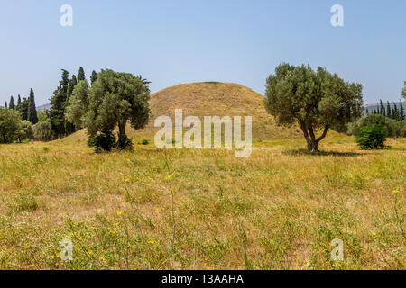 Marathon tumuli or tumulus, the tomb that ancient Athenians built to ...