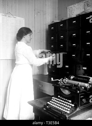 Woman Suffrage Movement - Interior of National Women's Party offices ...