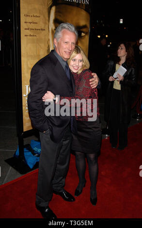 JAMES WOODS & GIRLFRIEND LOS ANGELES USA 09 January 2000 Stock Photo ...