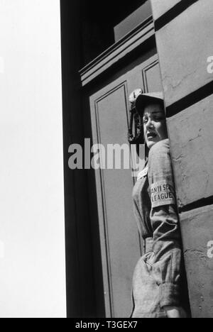 FILM 1984 (1956, Michael Anderson) Edmond O'Brien (Winston Smith Stock ...