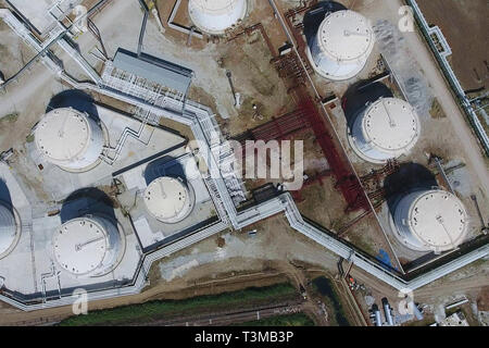 Oil refinery plant for primary and deep oil refining. Equipment and ...