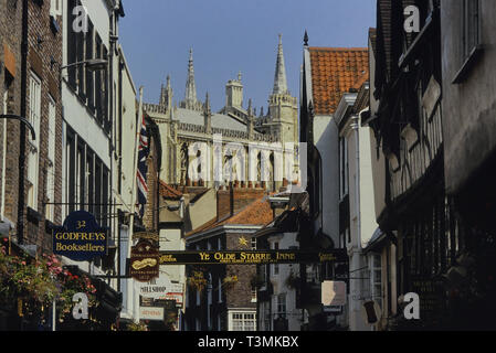 City of York Stonegate and historic pub inn The Punch Bowl, traditional ...