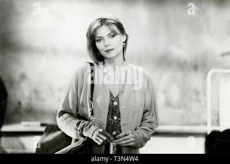 Michelle Pfeiffer Film Dangerous Minds (USA 1995) Characters: Louanne ...