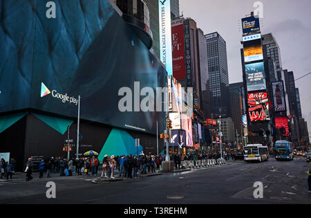 Times Square’s Biggest and Most Expensive Digital Billboard Stock Photo ...