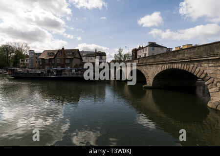 Folly Bridge and River Thames, Oxford, UK Stock Photo - Alamy