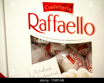 Box of sweets Rafaello - Crispy coconut with whole almond. Produced by ...