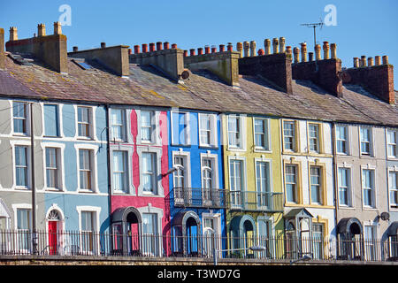 Entrances to some typical english row houses seen in Notting Hill ...