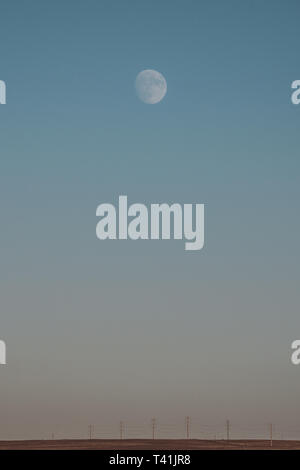 Blue sky view of Moon Plains with end of mountain Sri Lanka Nuwara ...