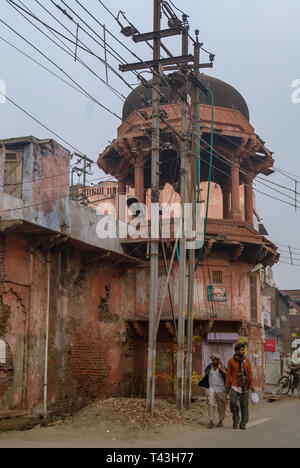 Slums in Agra. Uttar Pradesh. India Stock Photo - Alamy