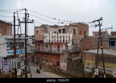 Slums in Agra. Uttar Pradesh. India Stock Photo - Alamy