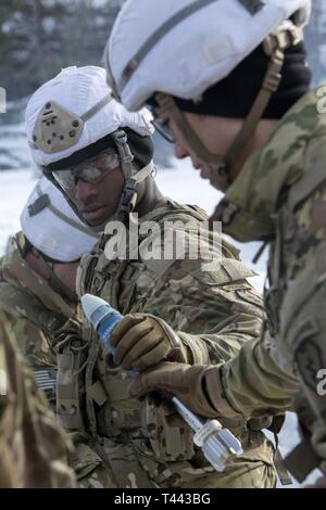 U.S. Army Soldiers assigned to Baker Battery, 321st Field Artillery ...