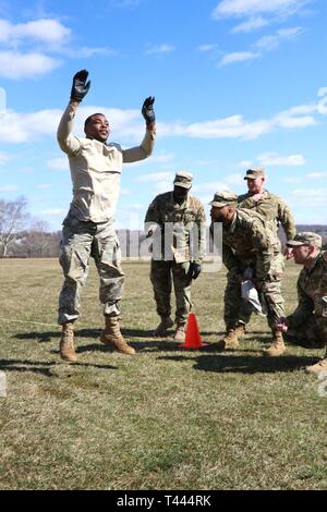 Members of the 629th Military Intelligence Battalion, Maryland Army ...