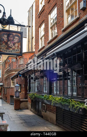The Williamsons Tavern, 1 Groveland Court, London Stock Photo - Alamy