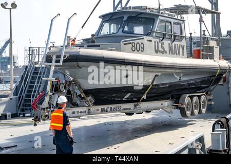 Soldiers of the U.S. Army's 97th Transportation Company, Landing Craft ...