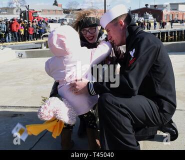 GROTON, Conn. (Feb. 25, 2019) Electrician’s Mate Nuclear Second Class ...