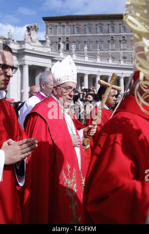Vatican City. 14th Apr, 2019. POPE FRANCIS celebrates Palm Sunday in St ...