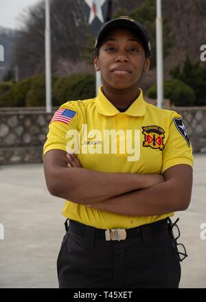 A Soldier assigned to the 194th Division Sustainment Support Battalion ...