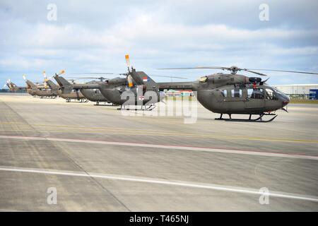 U.S. Army flightline operations at the South Carolina National Guard's ...
