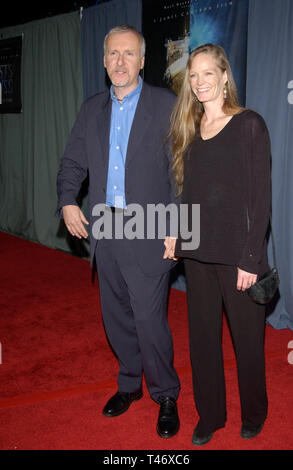 Suzy Amis at James Cameron's Hollywood Walk of Fame Star ceremony in ...