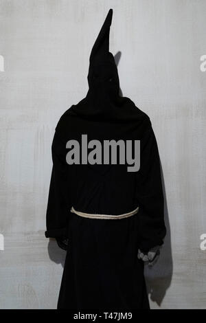 medieval executioner black dress tunic Stock Photo: 243572120 - Alamy