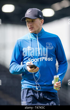Jordan Pickford of Everton during the Everton v Fulham Premier League ...