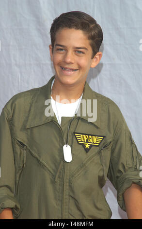 SANTA MONICA, CA - OCTOBER 2: (L-R) Actor Richard Speight Jr., actress ...