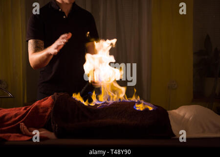 Chinese fire massage - Huo Liao therapy. Traditional chinese medicine ...